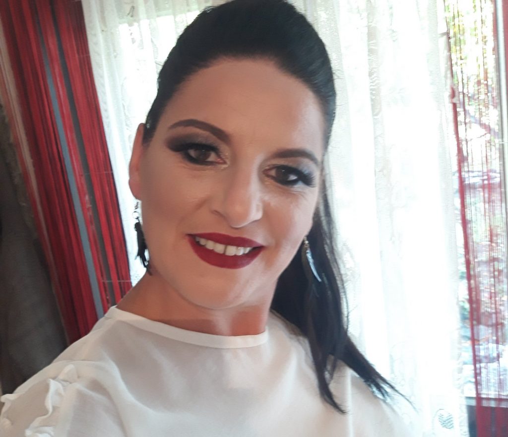 IVANA NIKOLIĆ: Surduličanka koja iza osmeha krije neprestanu borbu za ...
