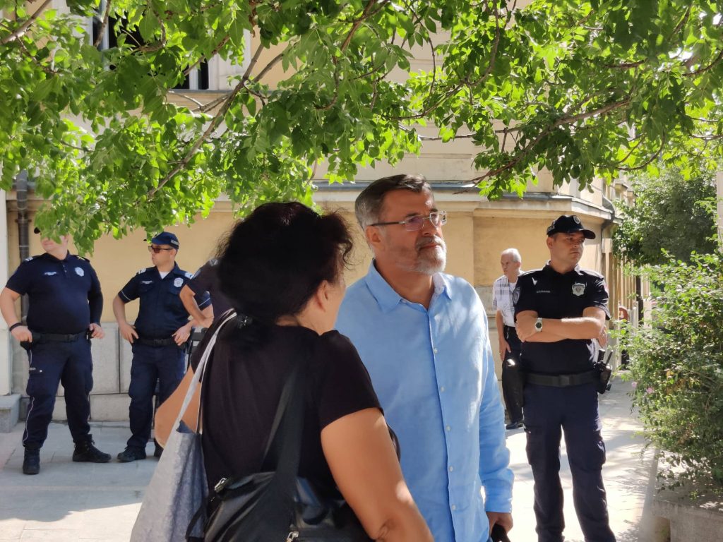 VERAN MATIĆ: Prikupljeno milion dinara pomoći za OK radio u Vranju ...