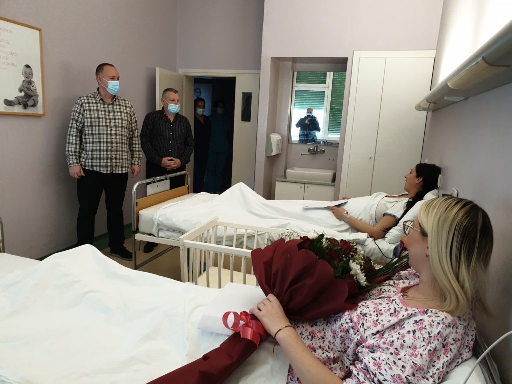 Prva beba rođena u ovoj godini iz Vladičinog Hana, druga iz Trgovišta ...