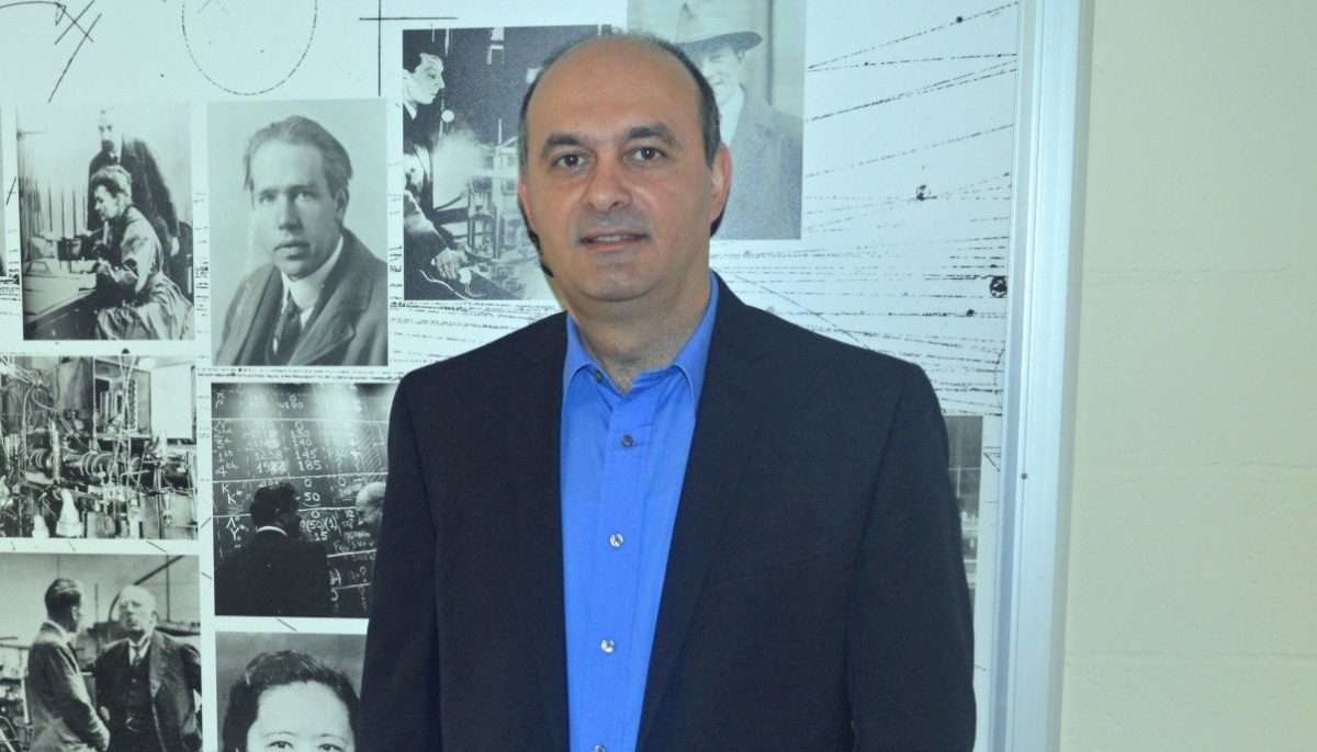 Dr Dejan Stojković Vranjancima drži predavanje o tajnama univerzuma ...