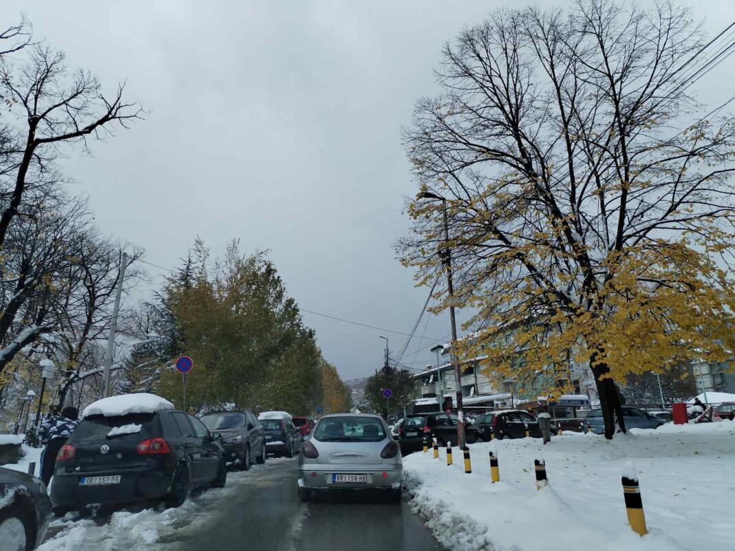 HLADNO VREME I SNEG NA KOLOVOZU: Saobraćaj se odvija bez većih problema ...