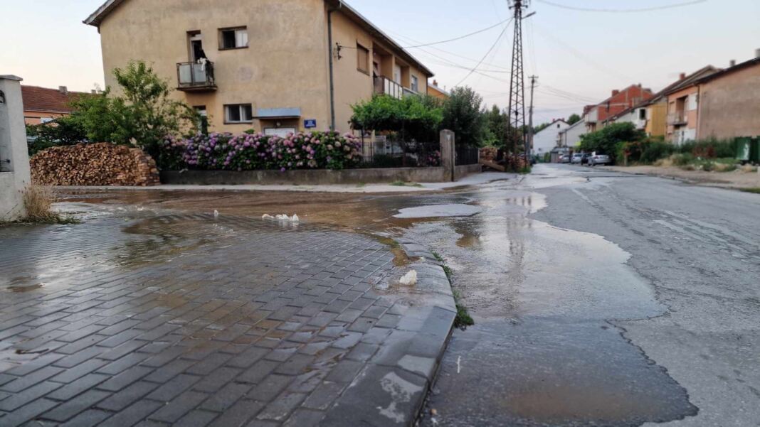 PROBLEMI SA VODOSNABDEVANJEM: Havarija u ulici Todora Španca - Vranjski ...
