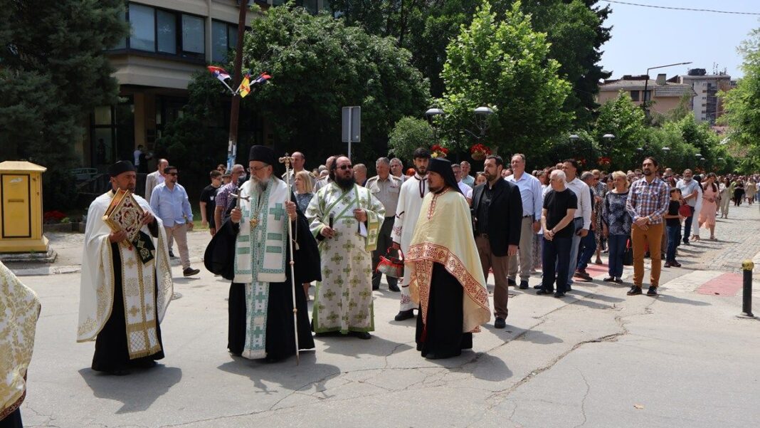 DUHOVSKI PONEDELJAK GRADSKA SLAVA: Slava im i hvala - Vranjski online ...